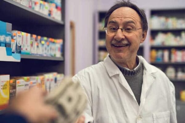 What are standard salaries for a pharmacy technician? - PharmTechEDU